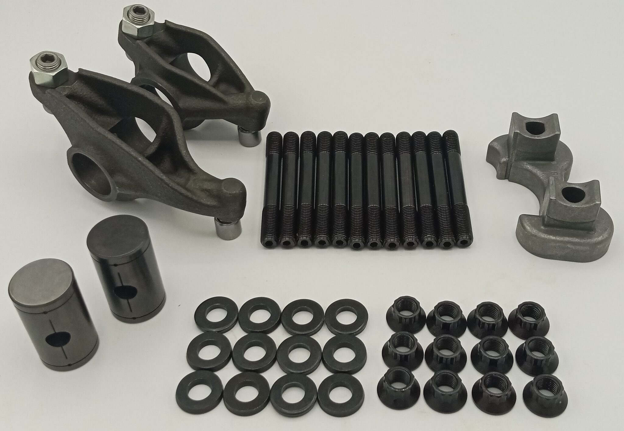 Cummins 24 V high performance rocker arms with studs